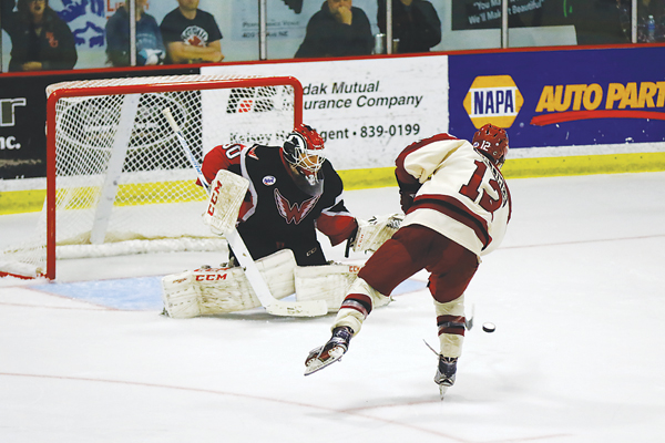 Sensational Send Off To Eck Rink Minotauros Win 5 4 In A Shootout